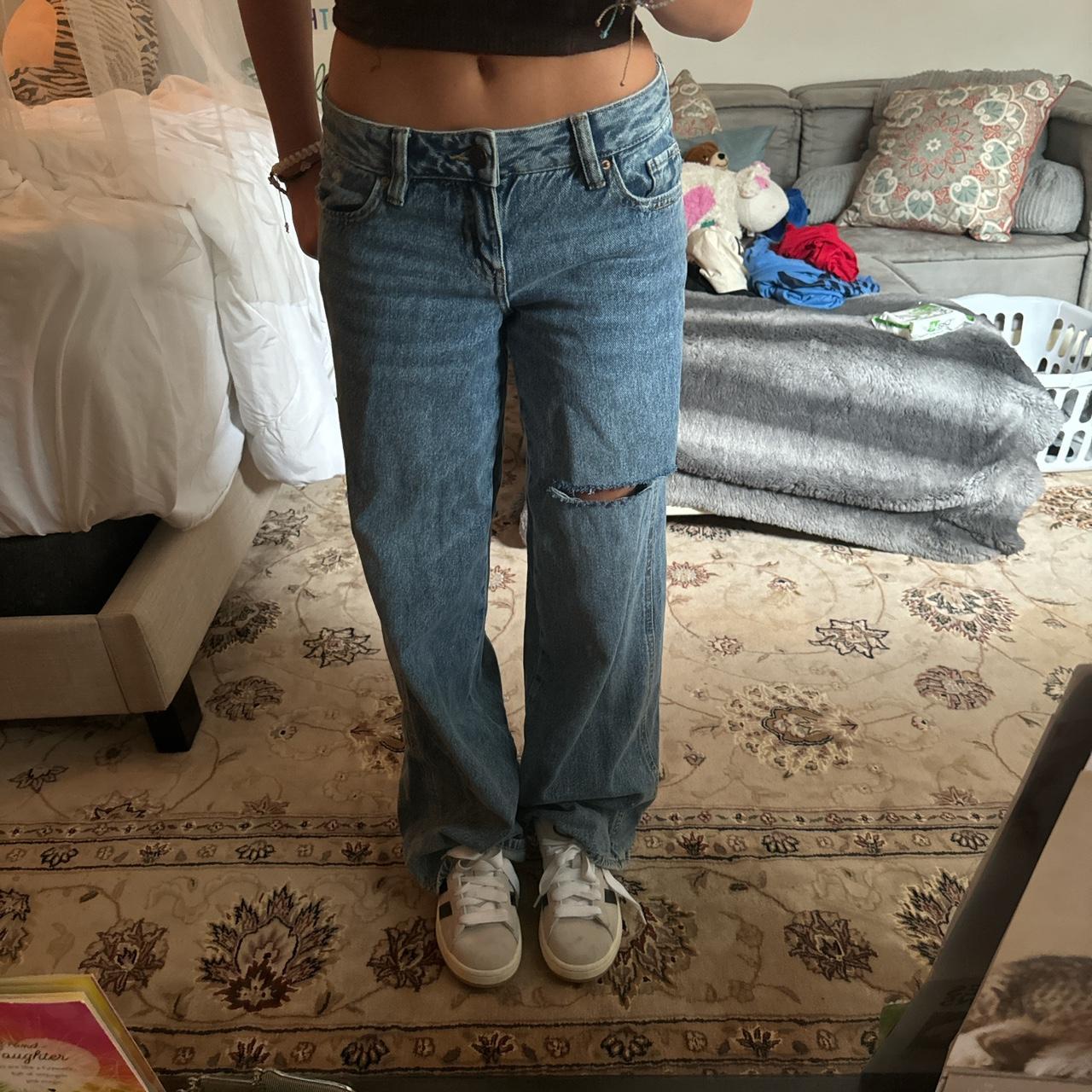 Pacsun low rise baggy jeans! These are so flattering... - Depop