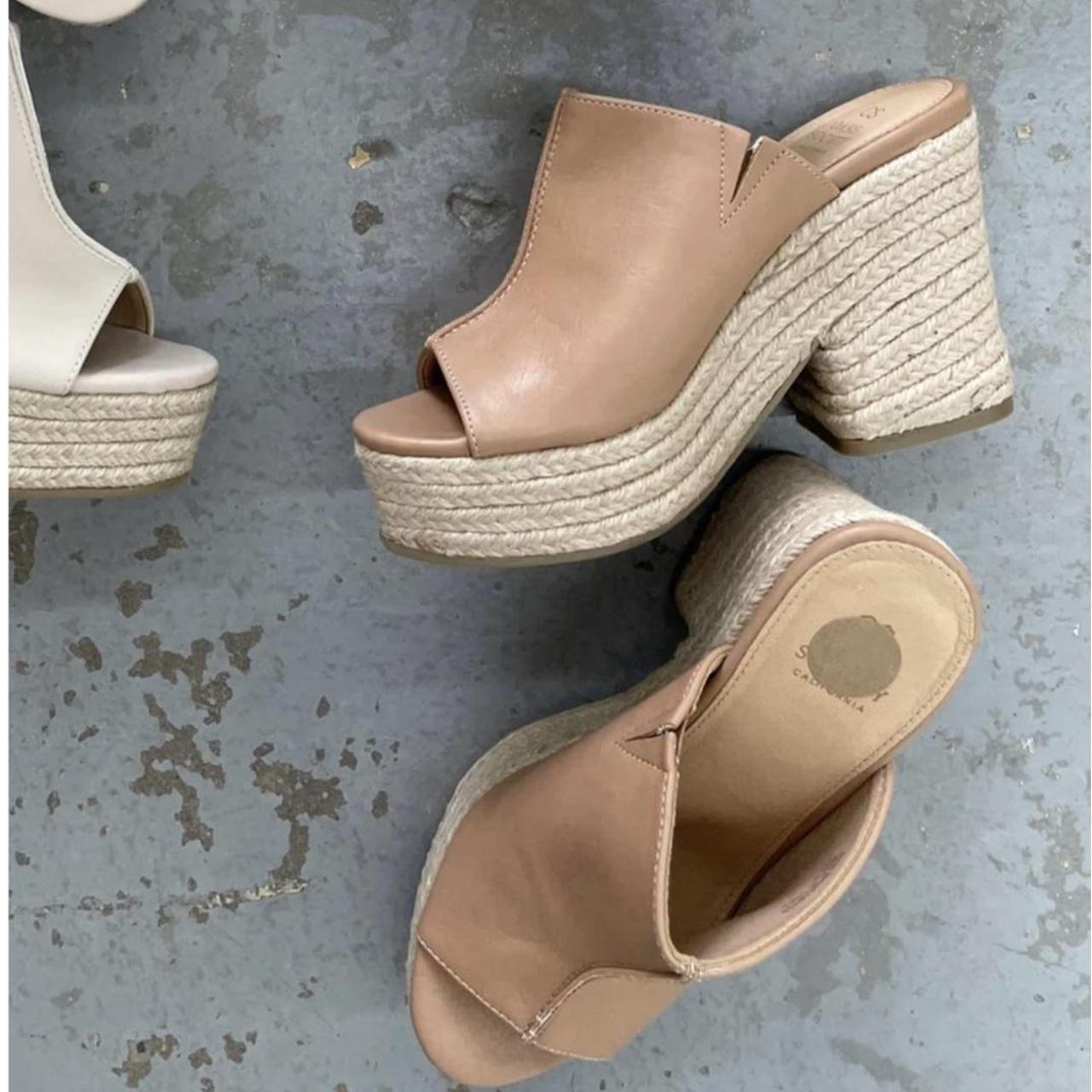 Tan platform espadrille mules/sandals Brand is oasis... | Depop