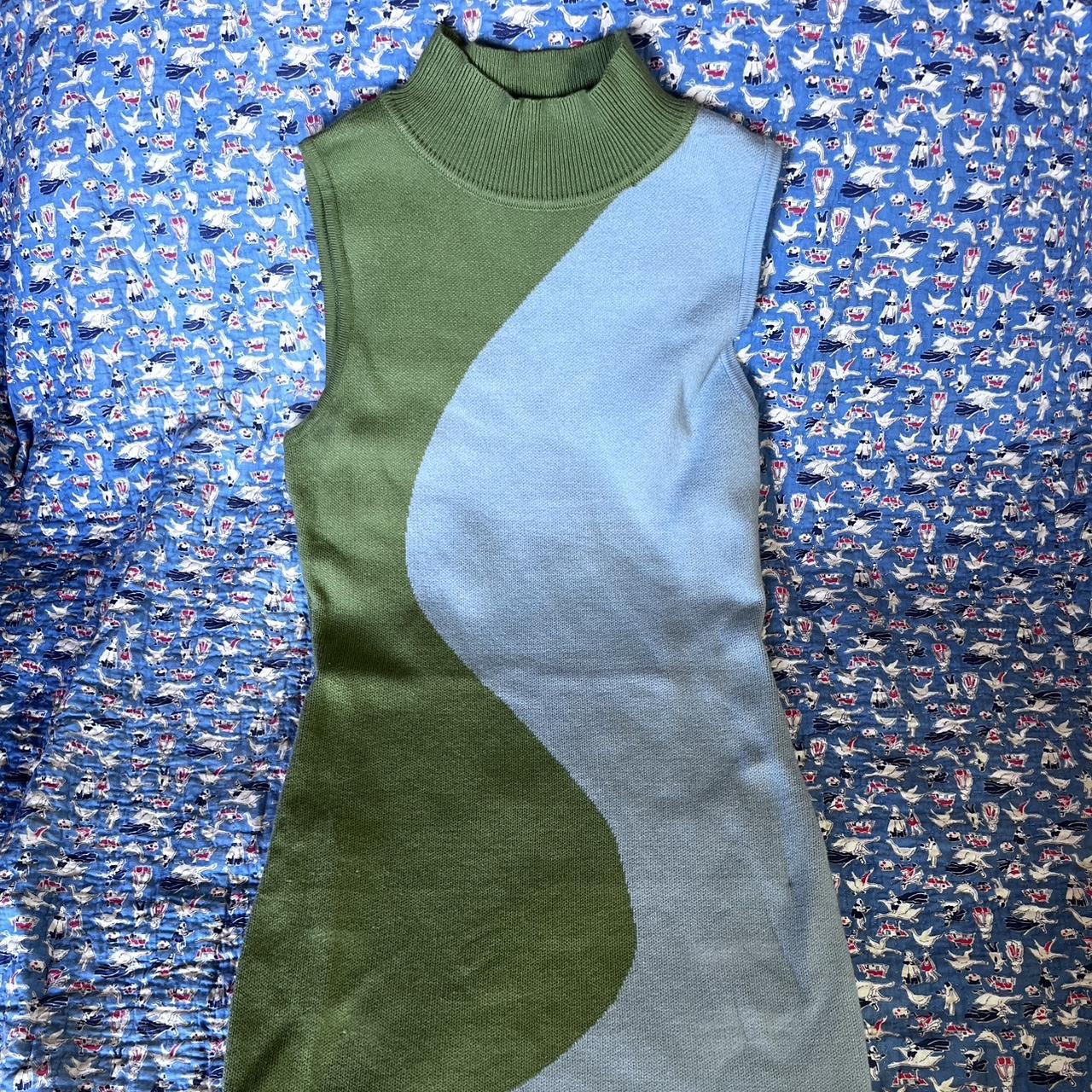 SPLIT BLUE AND GREEN SWEATER DRESS 💚💙 size M but... - Depop