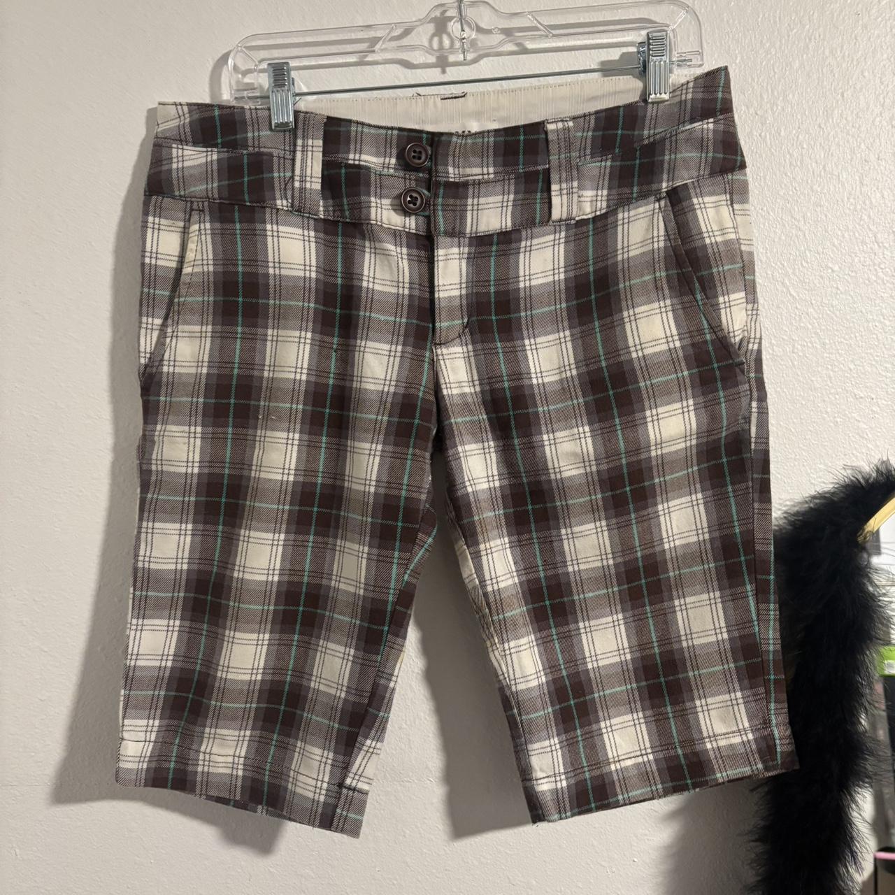 🎀Roxy plaid capris🎀 🎀no flaws ⭐️price is... | Depop