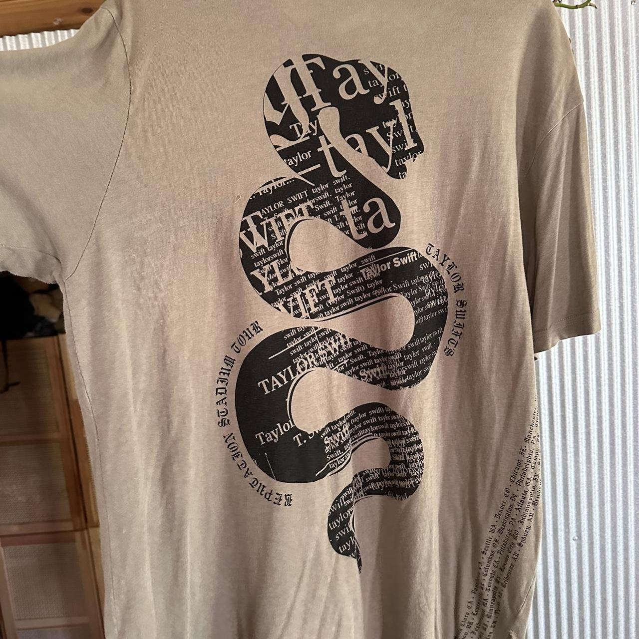Rare official Taylor Swift Reputation snake tee. I... - Depop