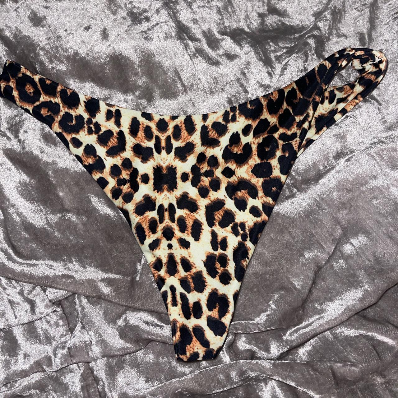 Cheeky swimsuit bottom - Depop