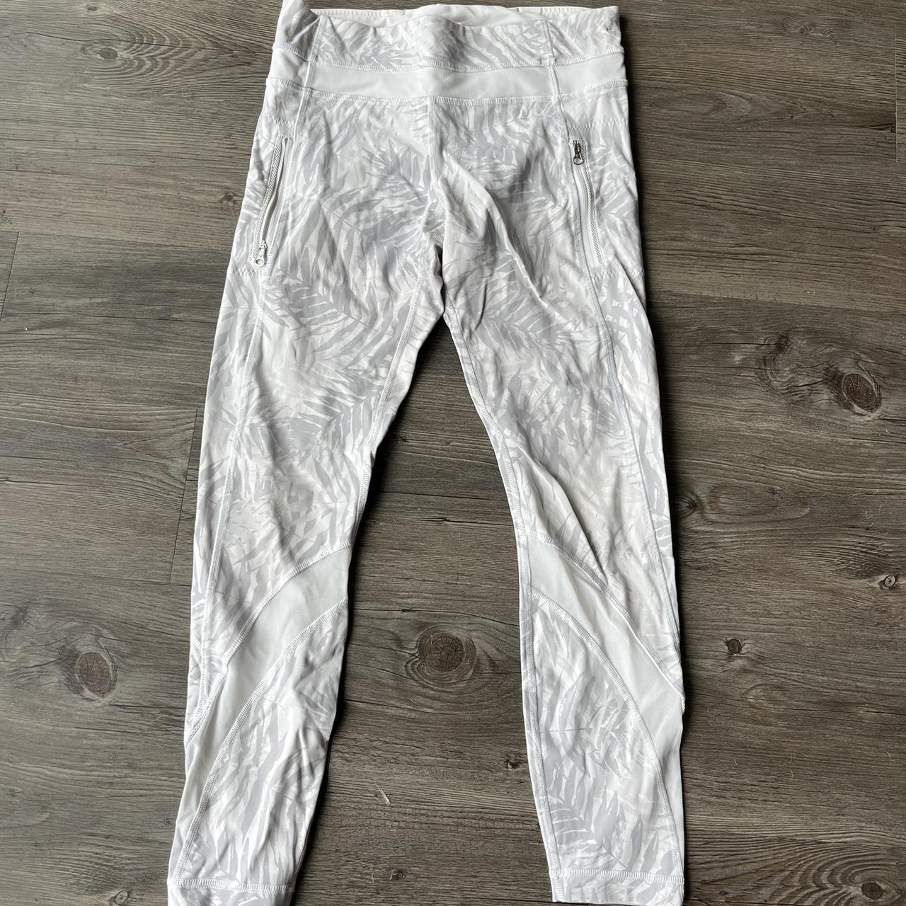 Size 6 Lululemon leggings- white palm/leafy pattern... - Depop
