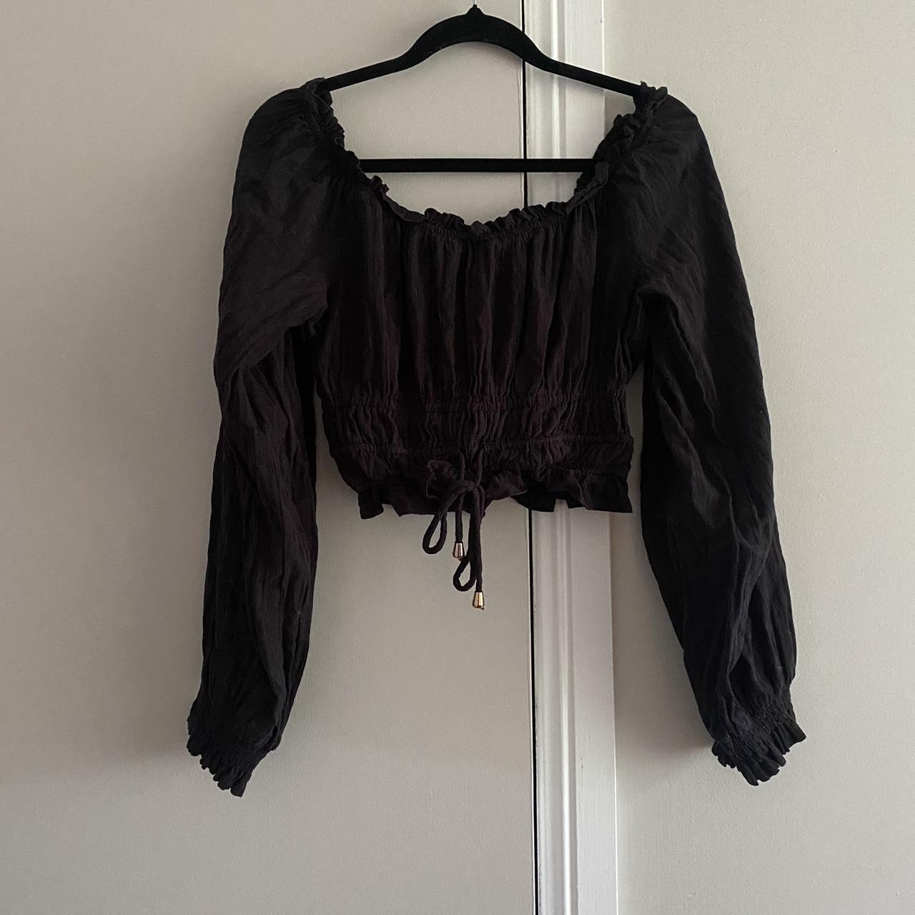 Beautiful crop top with long sleeves! I love this... - Depop