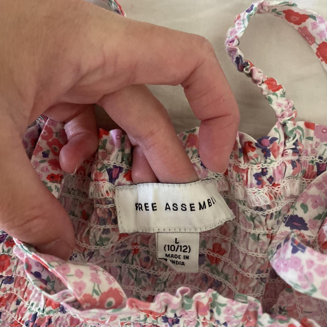 free assembly cropped top - Depop