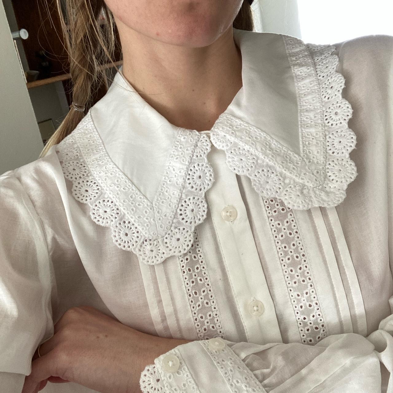 Beautyful collared button up top 🌸 - Depop