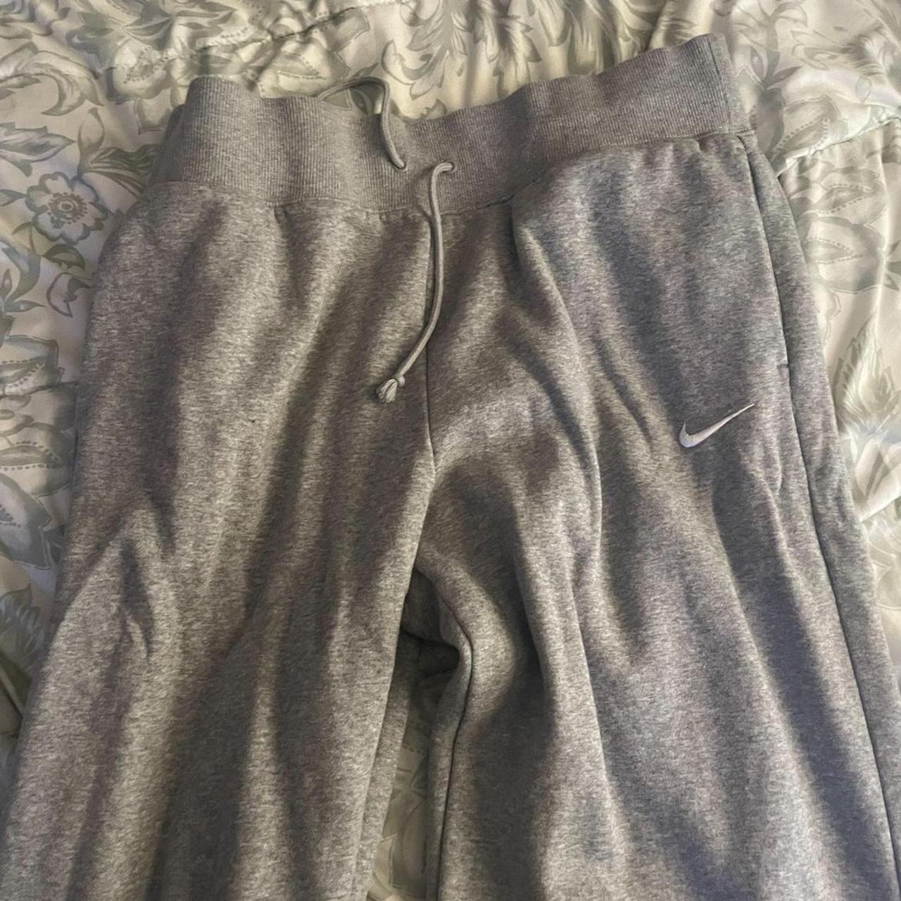 XL Nike grey sweats -wore once - Depop