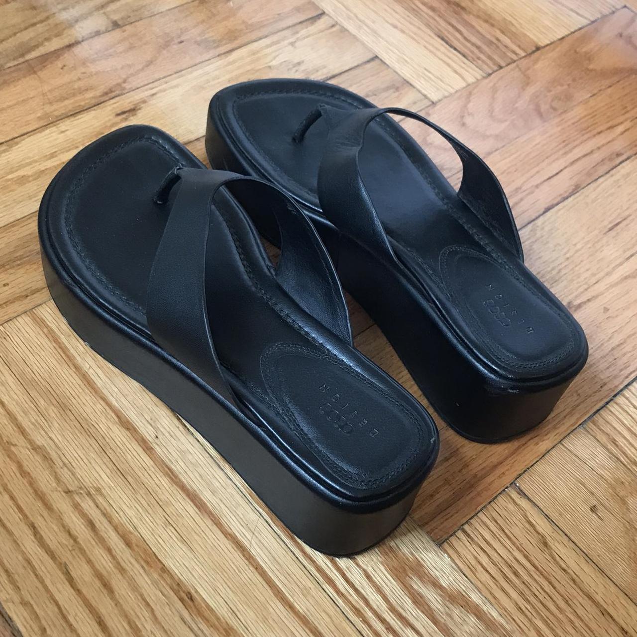 ASOS Design black platform flip flops - Depop