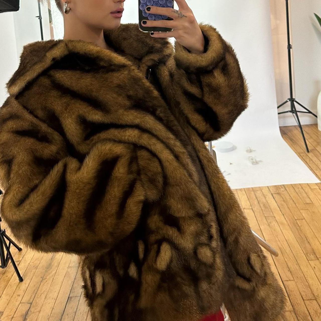 Faux fur. Chocolate brown. for reference I’m 5’3. - Depop