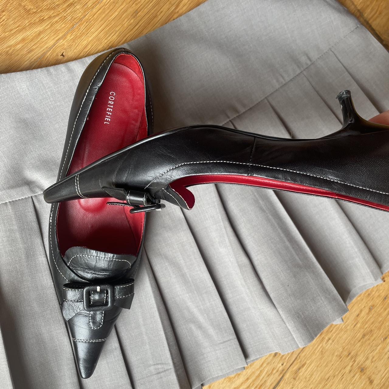 Pointy ribbon kitten heel 37, but fits more like a 38 - Depop