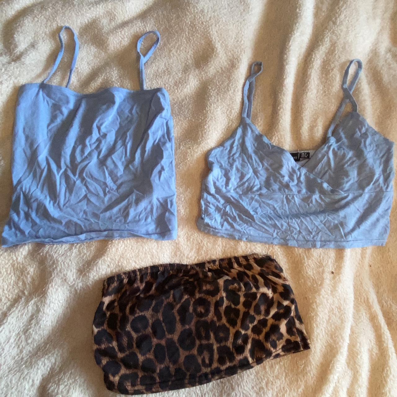 CROP TOP BUNDLE 4 crop tops size small hardly worn... - Depop