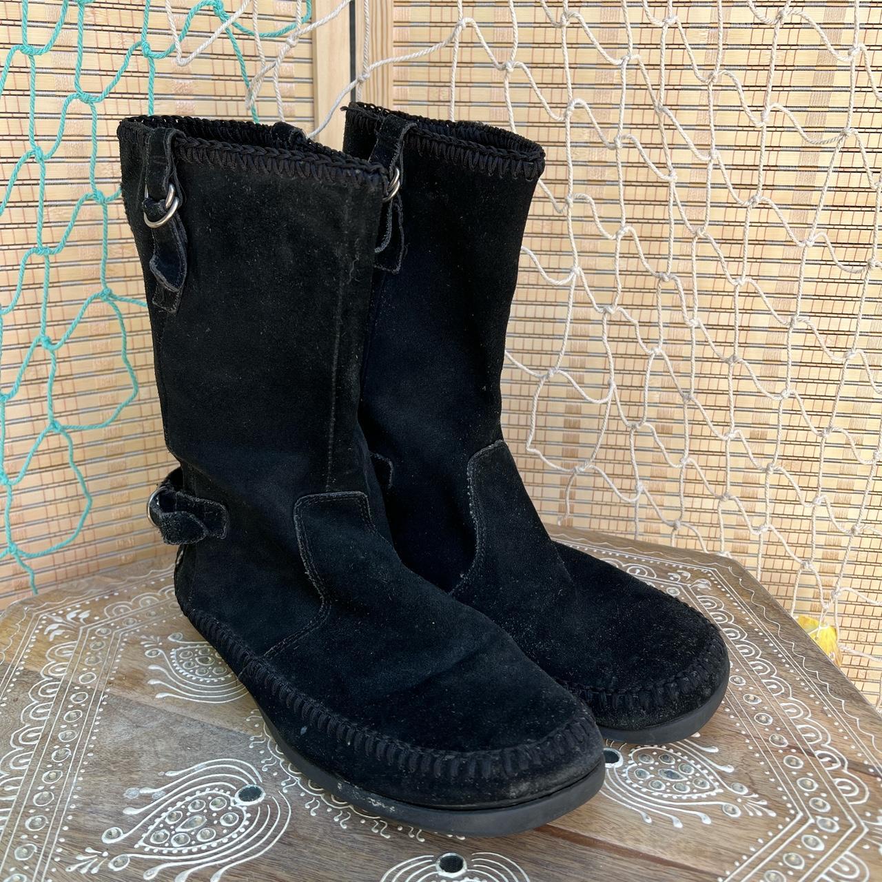 Vintage Roxy Black Moccasin Boots Size: 8 1/2... - Depop