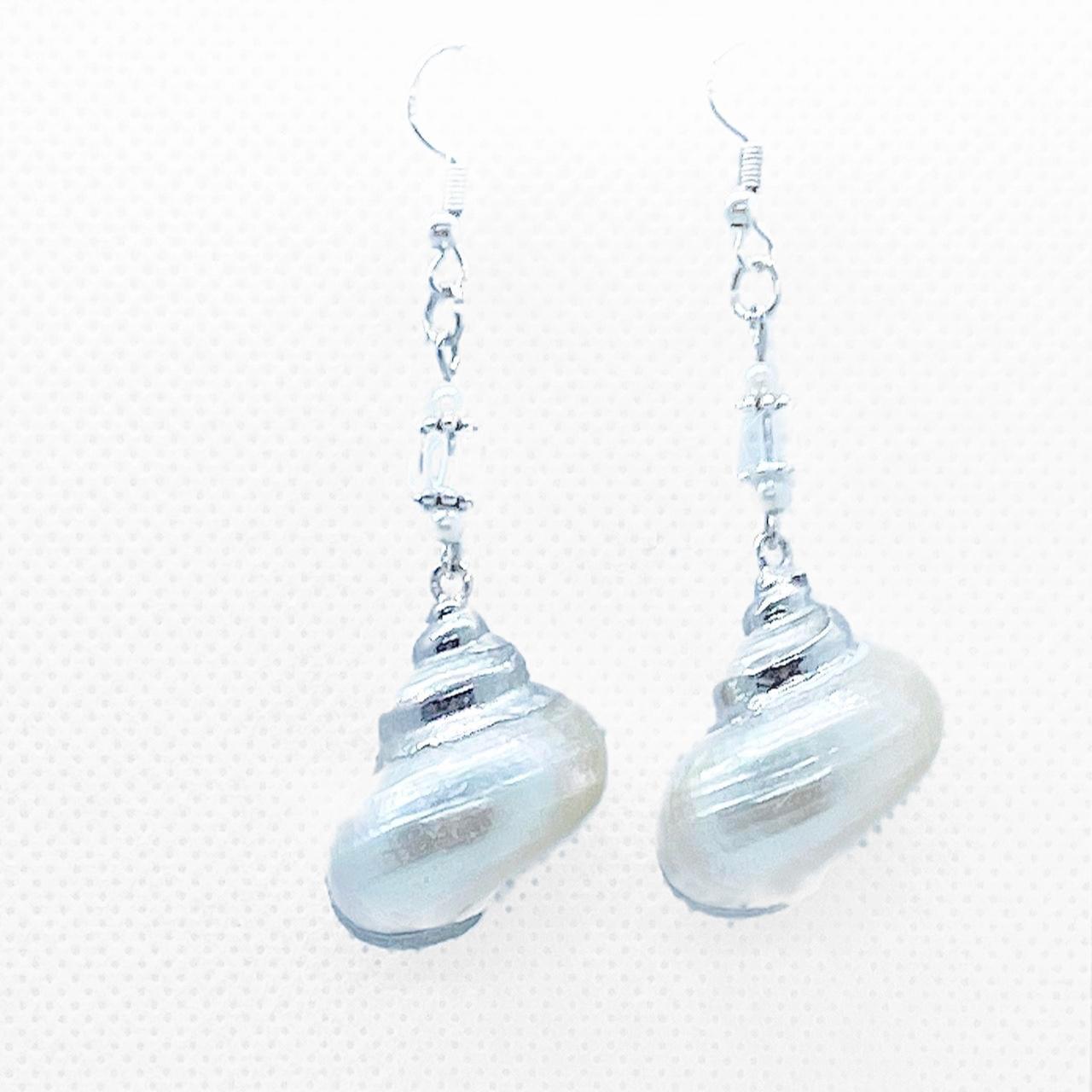 🐚 White And Silver Shell Earrings 🐚 Handmade with... - Depop
