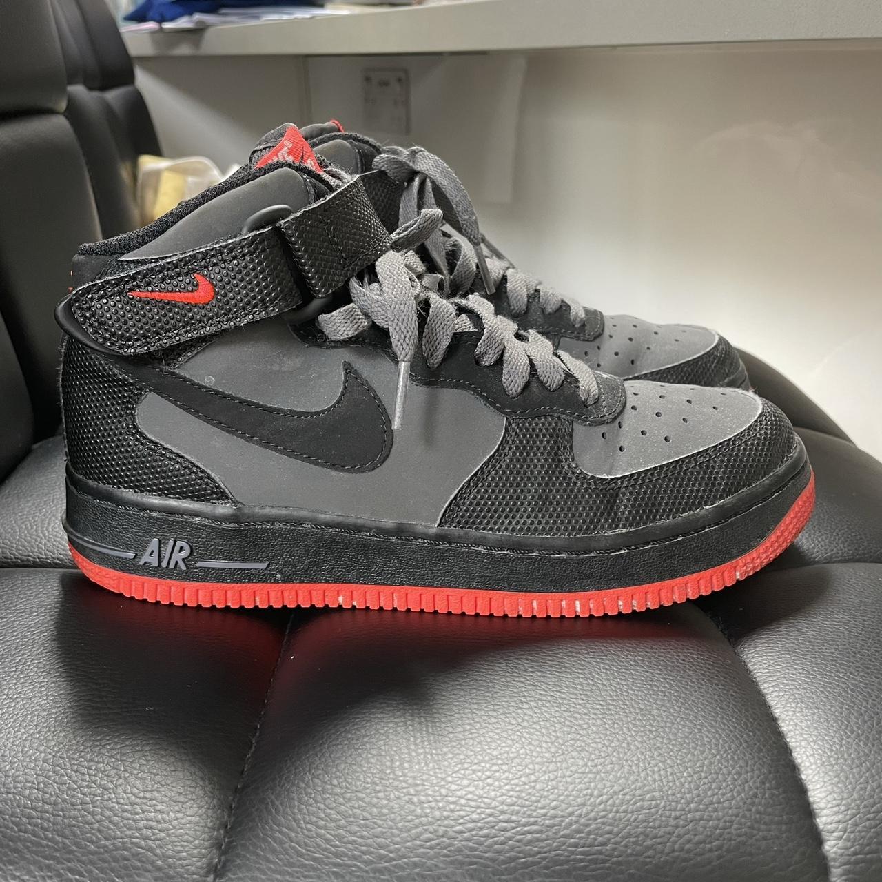 Nike Women's Black and Orange Trainers | Depop