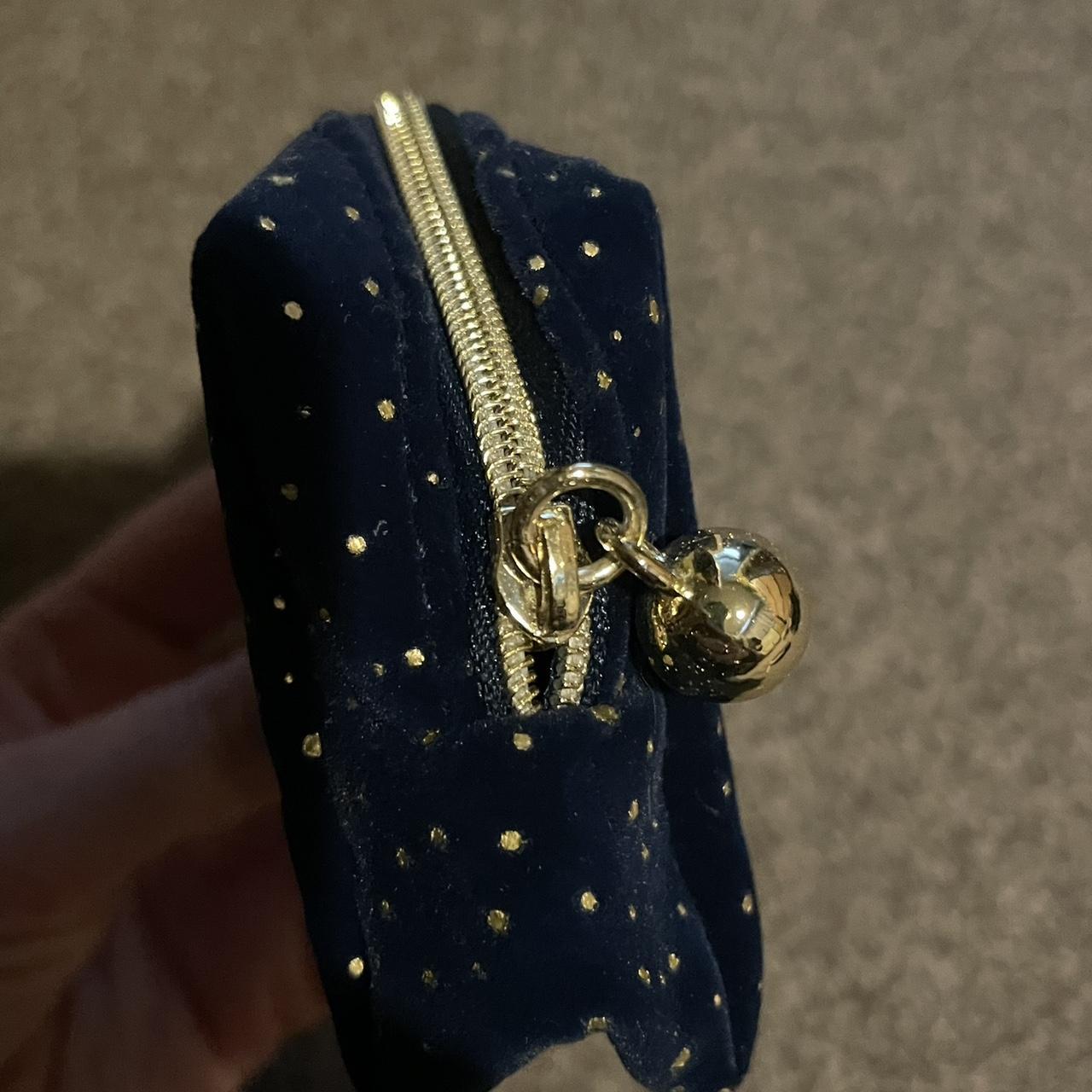 Tiny velvet coin purse Brand New - Depop