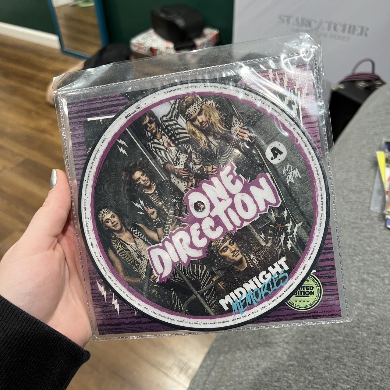limited edition one direction midnight memories... - Depop