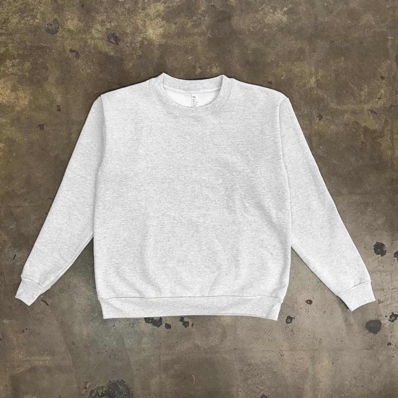 B7038 - ASH GREY HEAVY FLEECE PULLOVER CREWNECK... - Depop