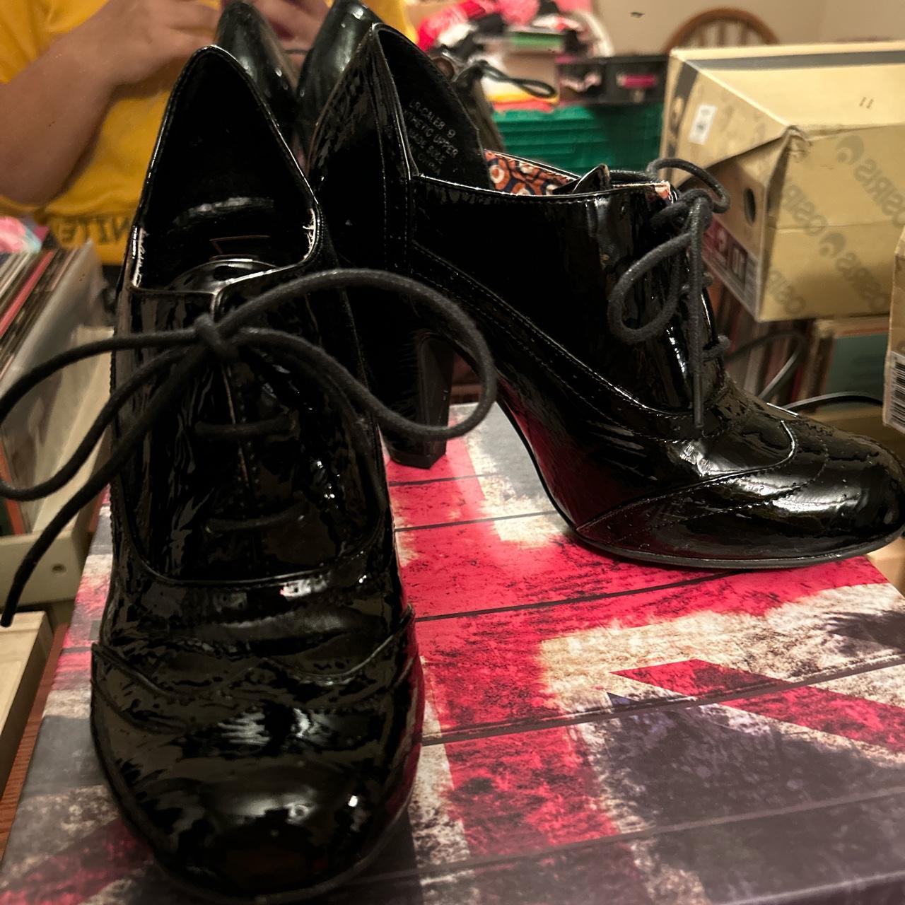 Lightly worn Oxford style heel. Original Box. London... - Depop