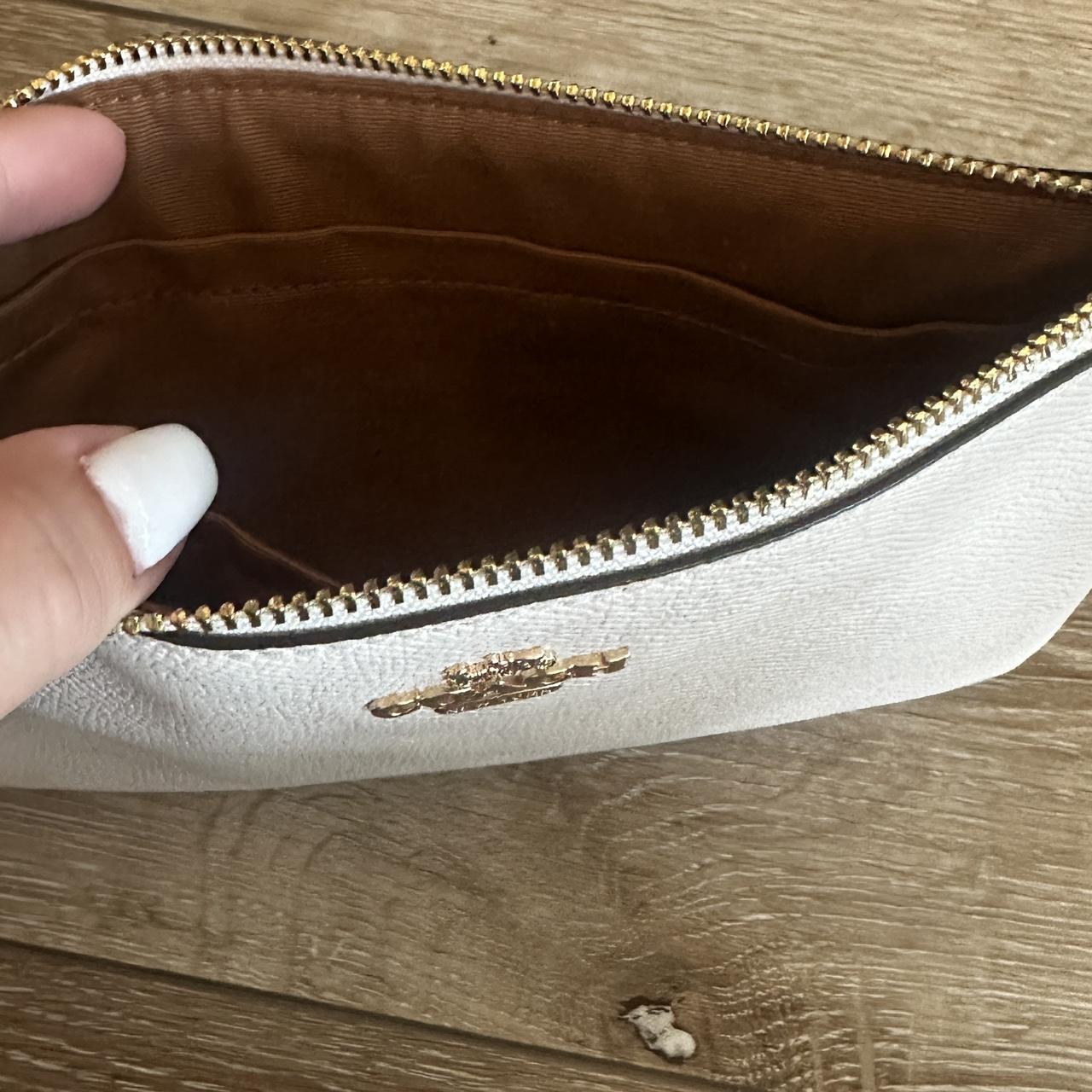 beautiful cream colored Coach wallet 🌟🤍 Never... - Depop