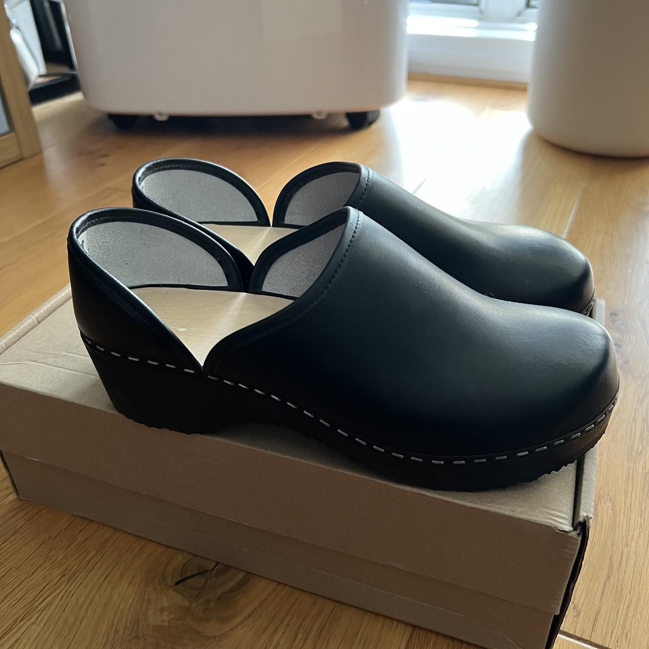 Women's Black Clogs | Depop