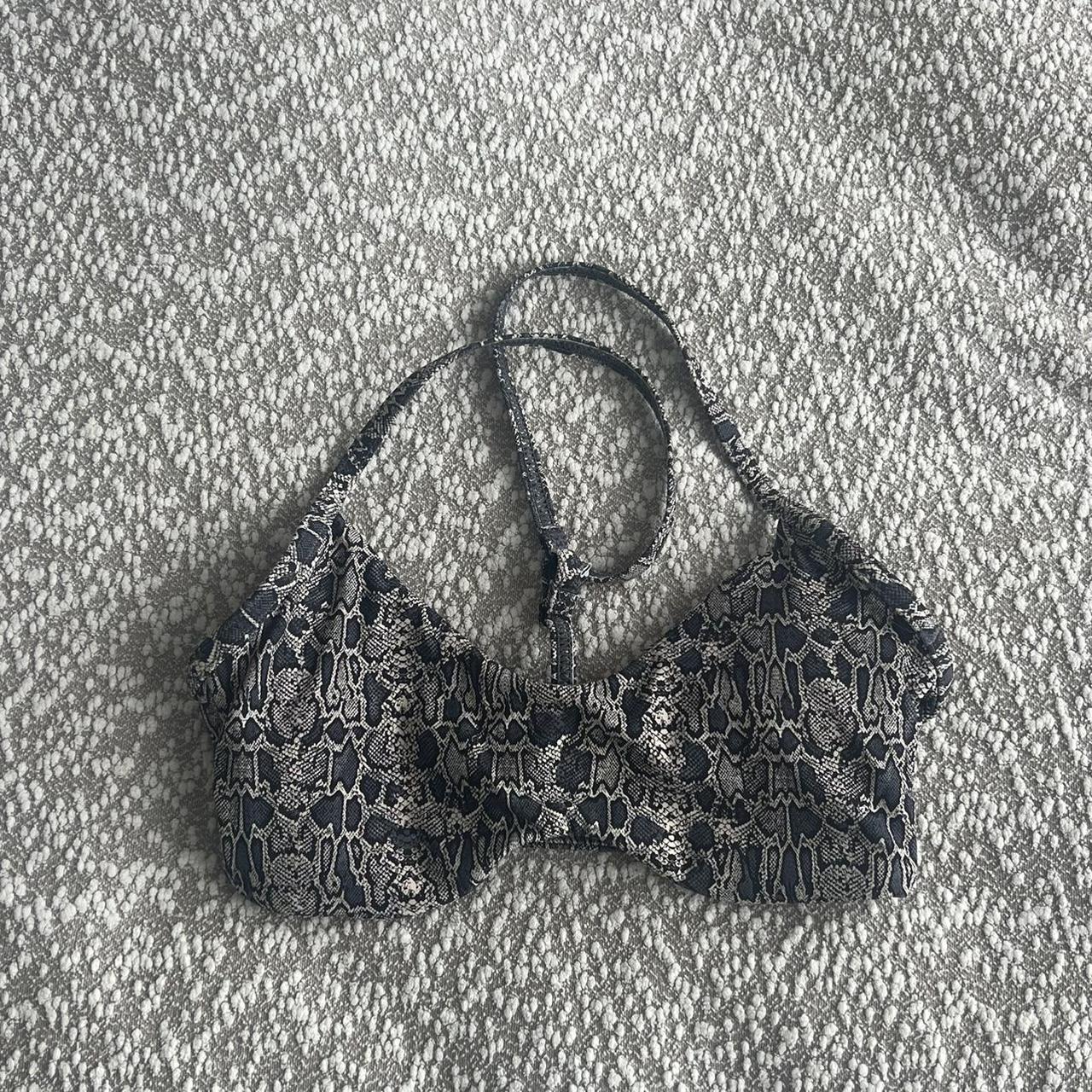 Rare sports bra in size xxs #sportsbra#activewear - Depop