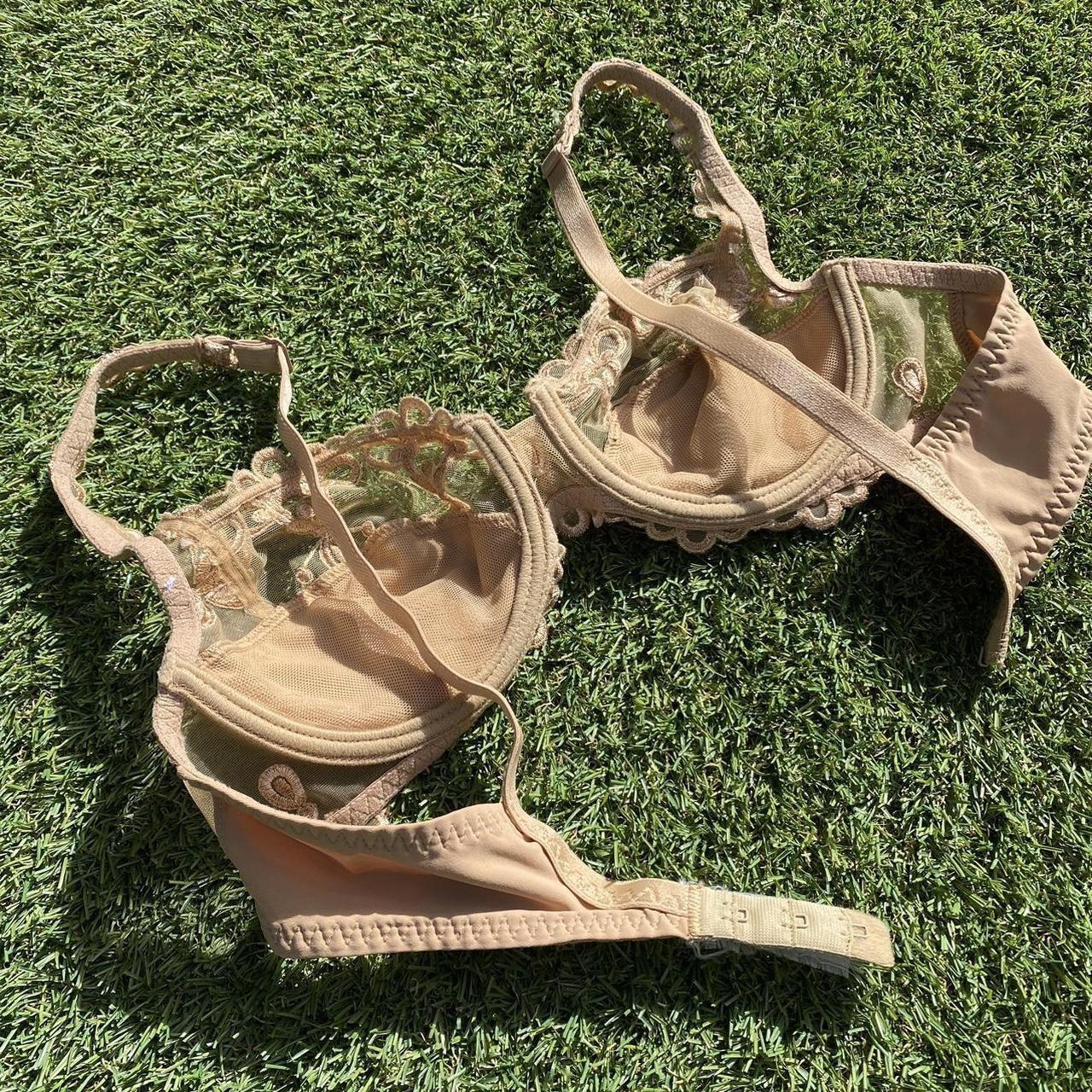 Dainty lacy soft cup bra 🪐 Vintage feel but unsure... - Depop