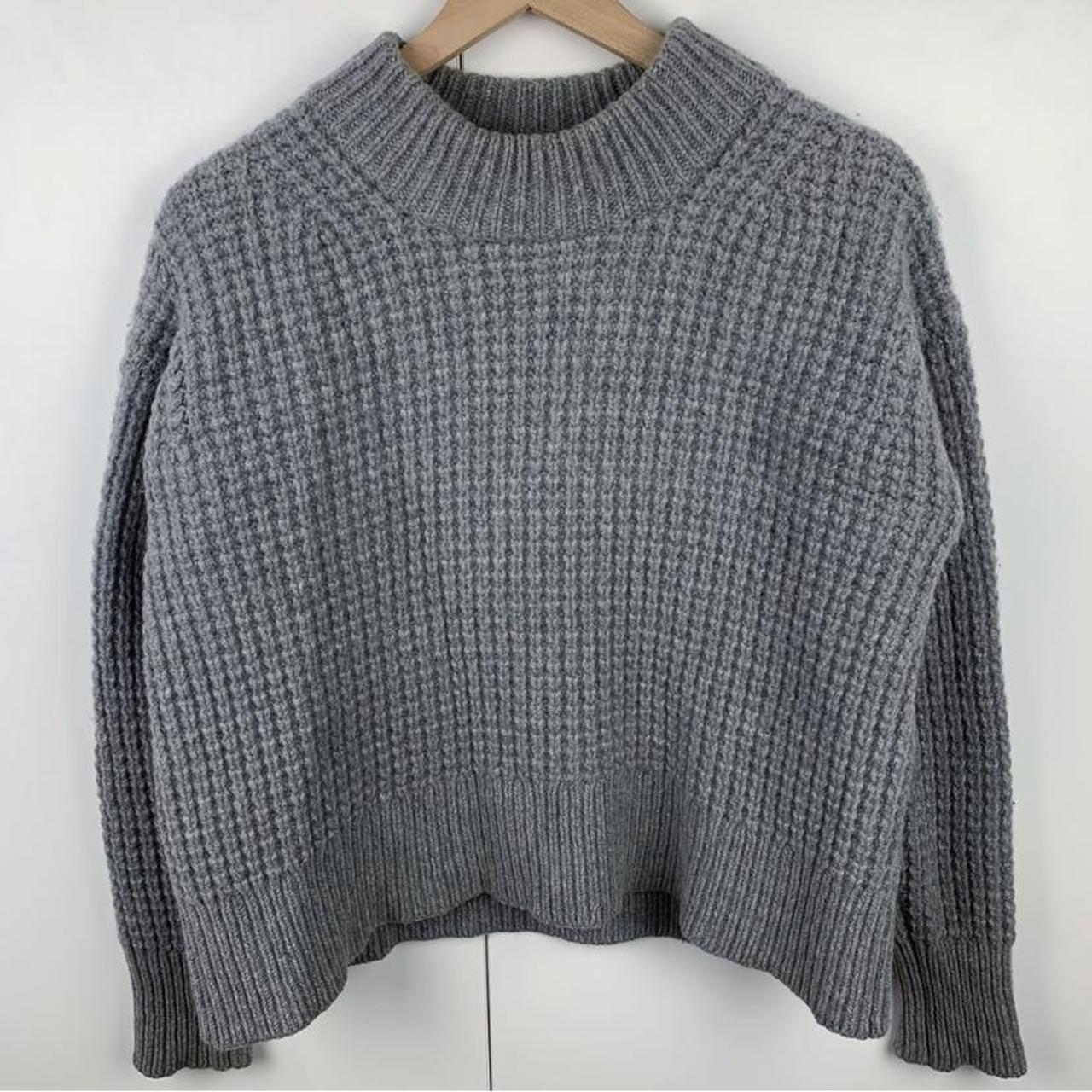 Everlane Women's Grey Jumper | Depop