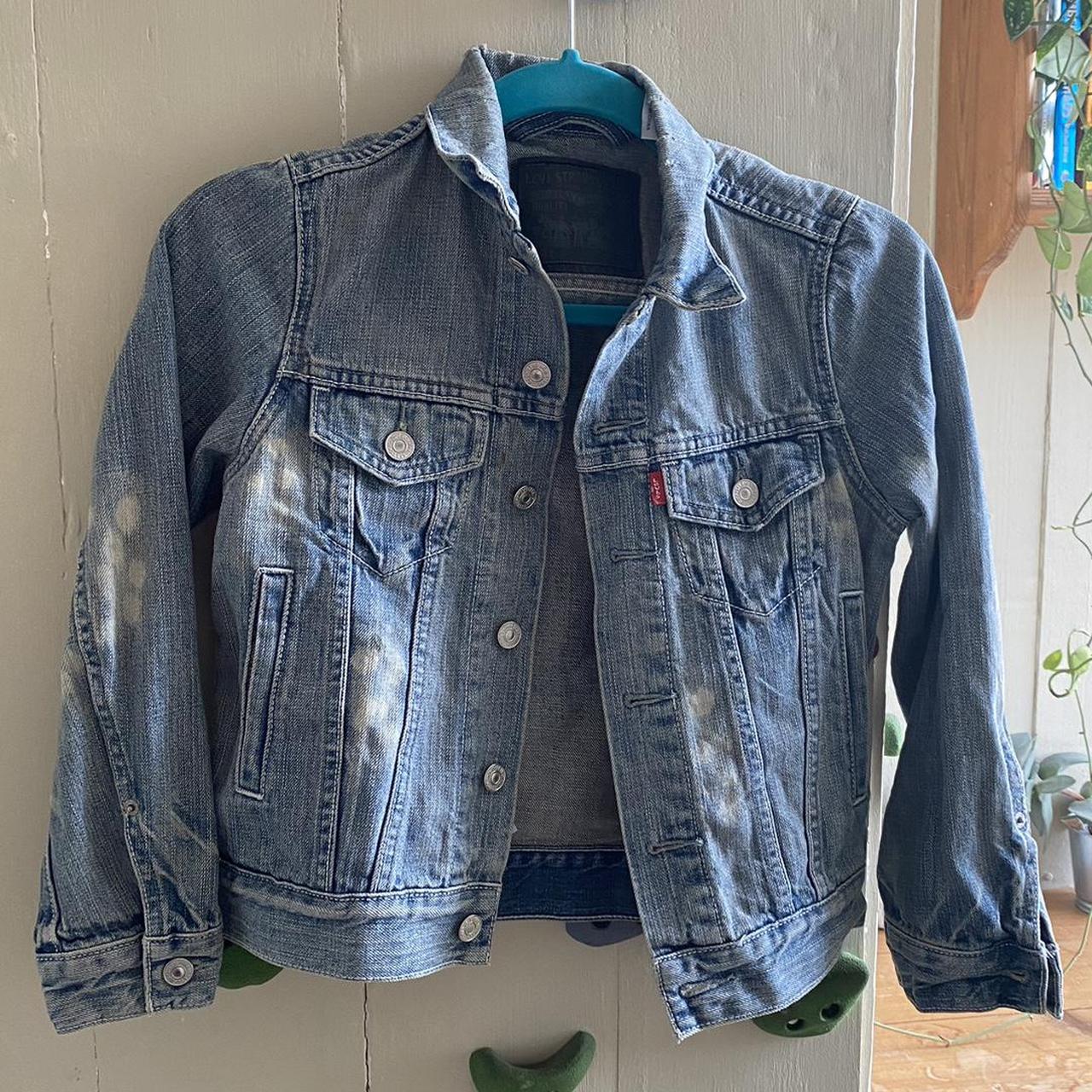 Levi’s denim cropped jacket Inside pockets Bleached - Depop