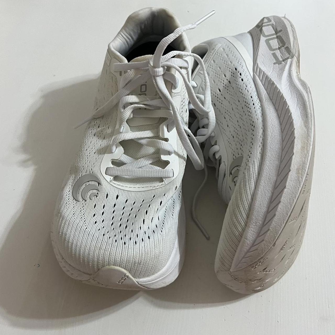 topo specter women’s running shoes - size 7 - some... | Depop