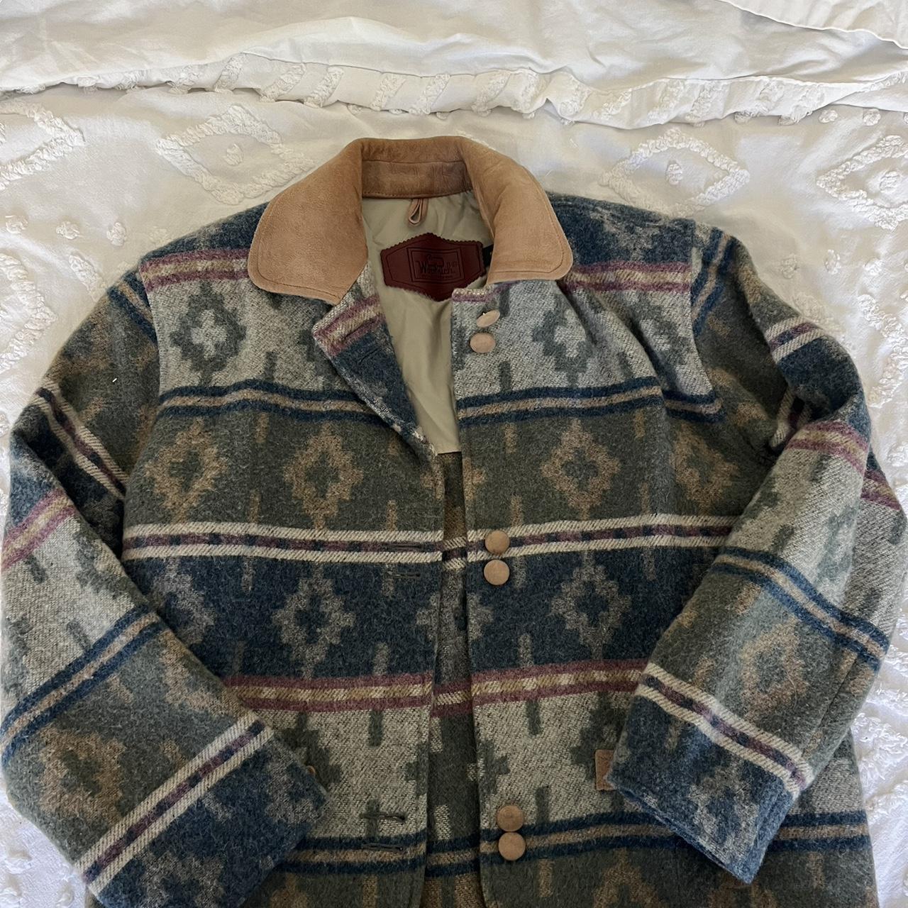 Pendleton Aztec print jacket with a leather collar... - Depop