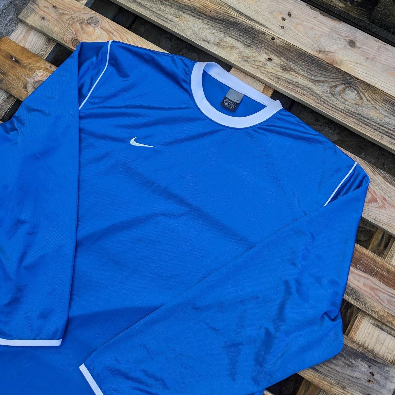 Vintage Nike Top. See other items on my page for... - Depop