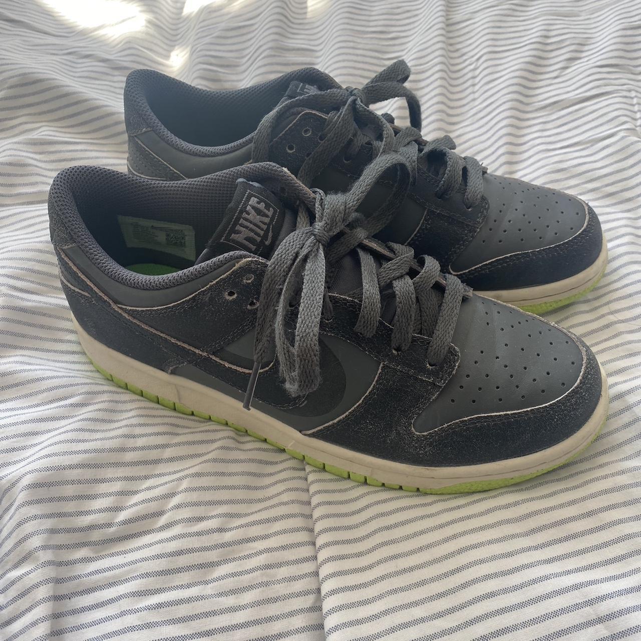 Grey and green Nike dunks Hardly worn - Depop