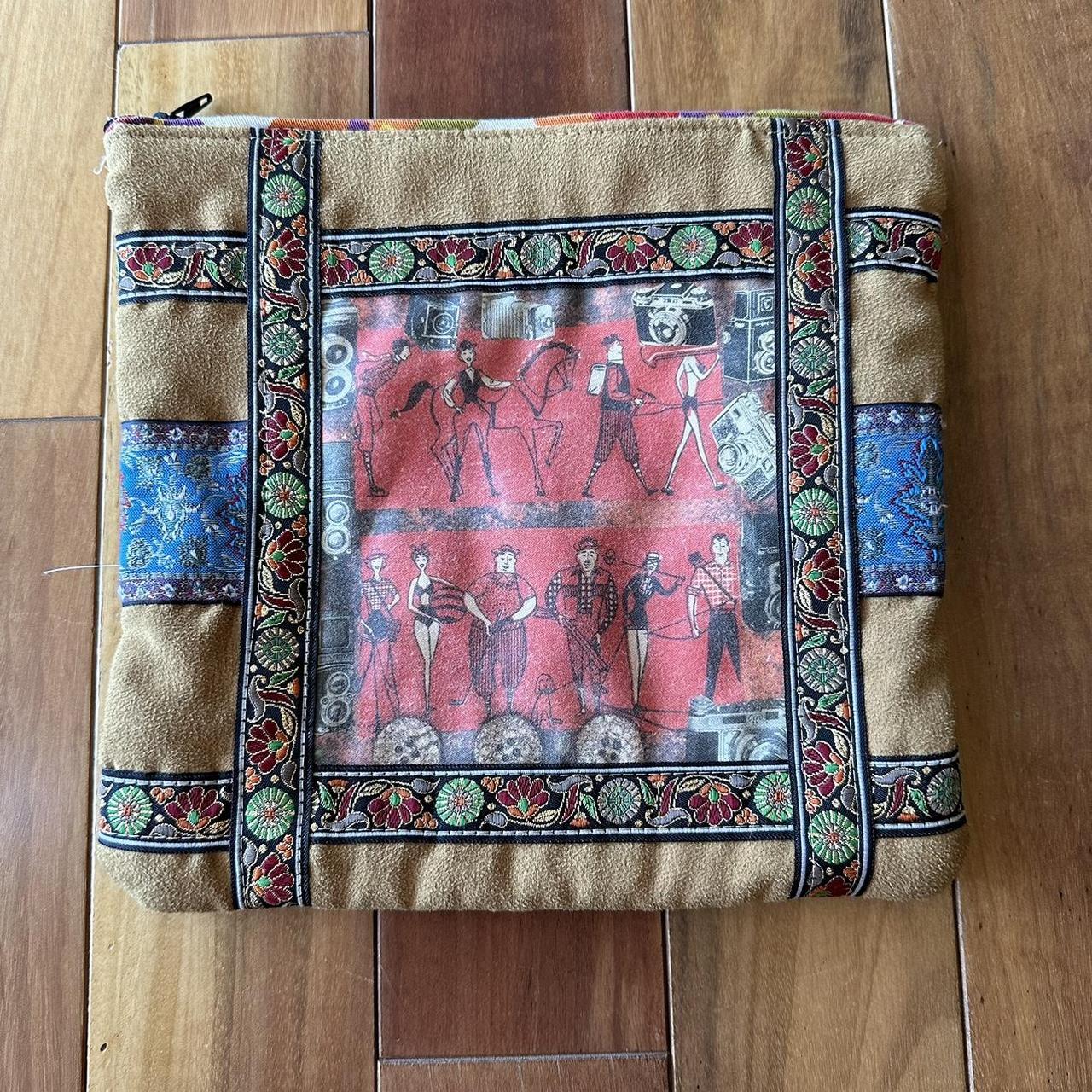 AMAZING Marcia Bloom pouch Zips up - a little... - Depop