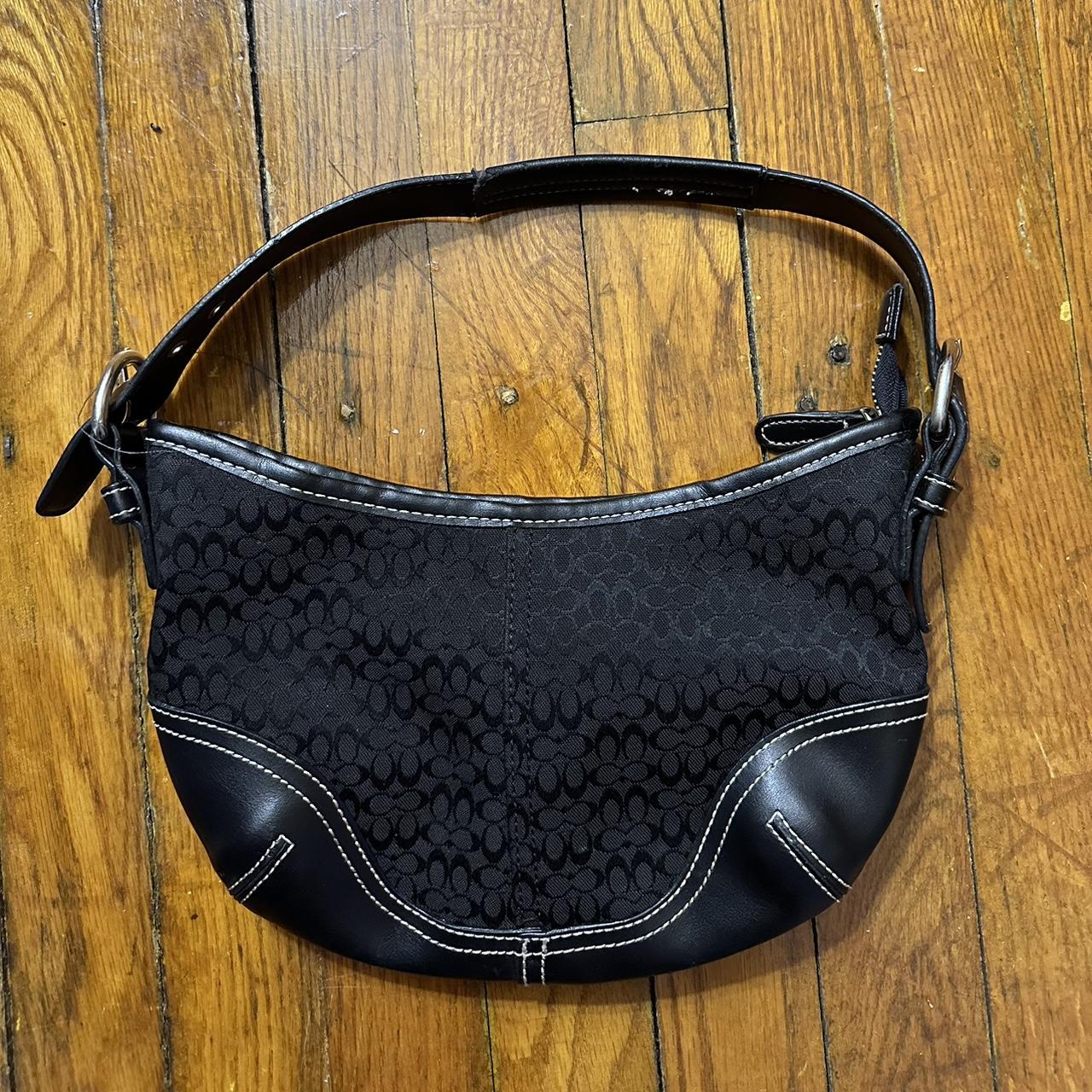 coach shoulder bag (needs new zipper) - Depop