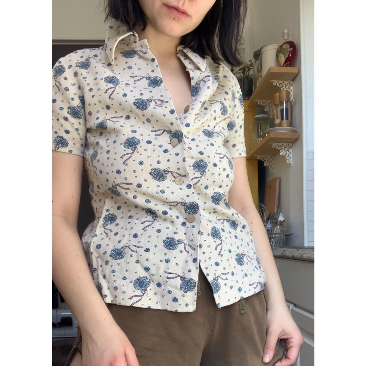 Fun patterned button down! Spring pattern in... - Depop