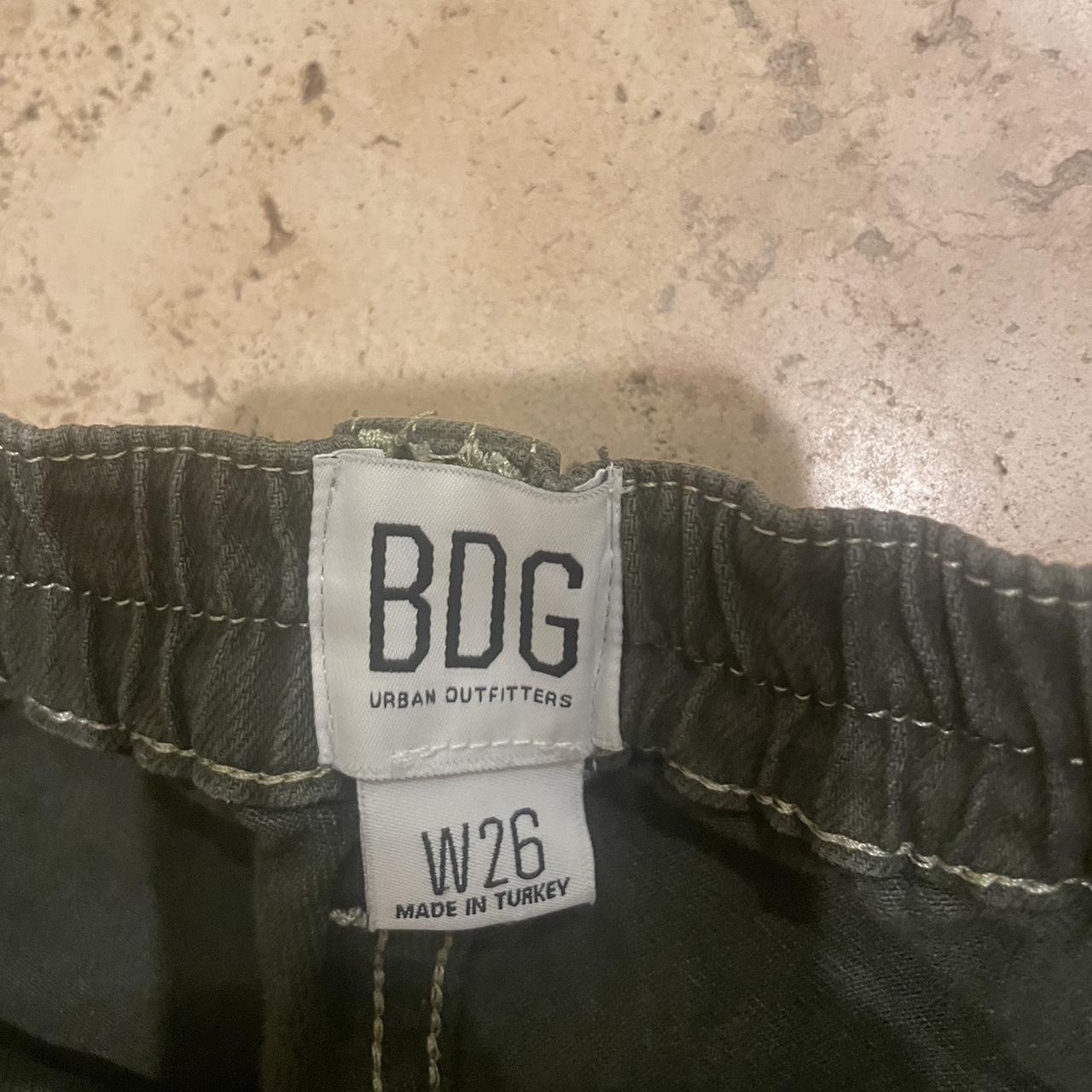 BDG green high waisted cargo pants! size 26 fit true... - Depop