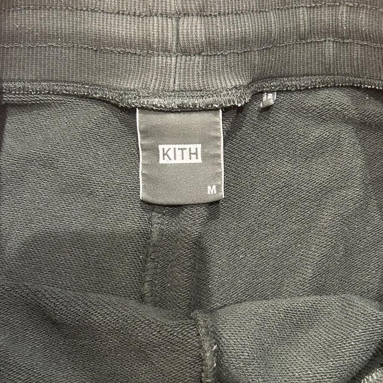 kith dark green shorts - Depop