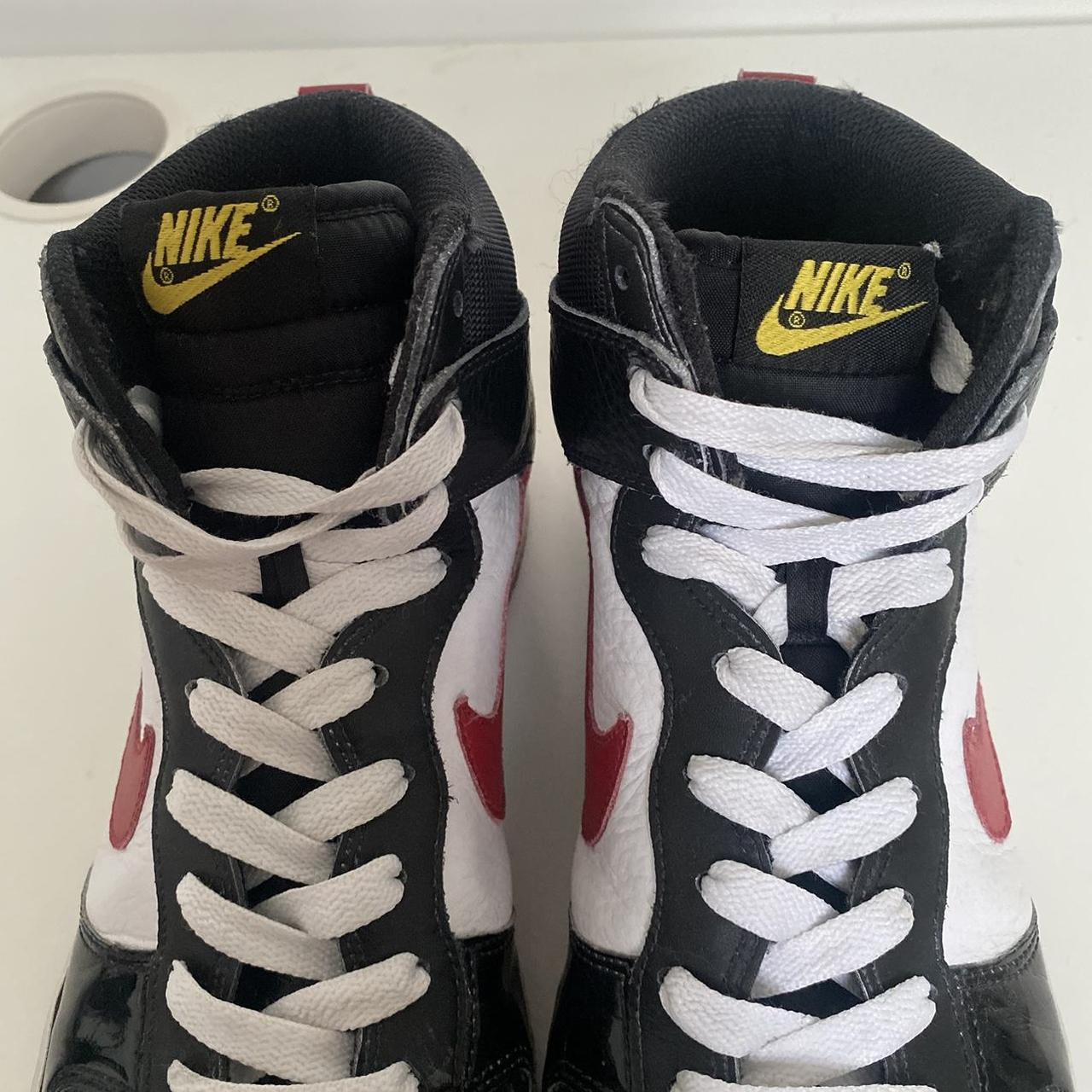 Nike Men's Black and Red Trainers | Depop