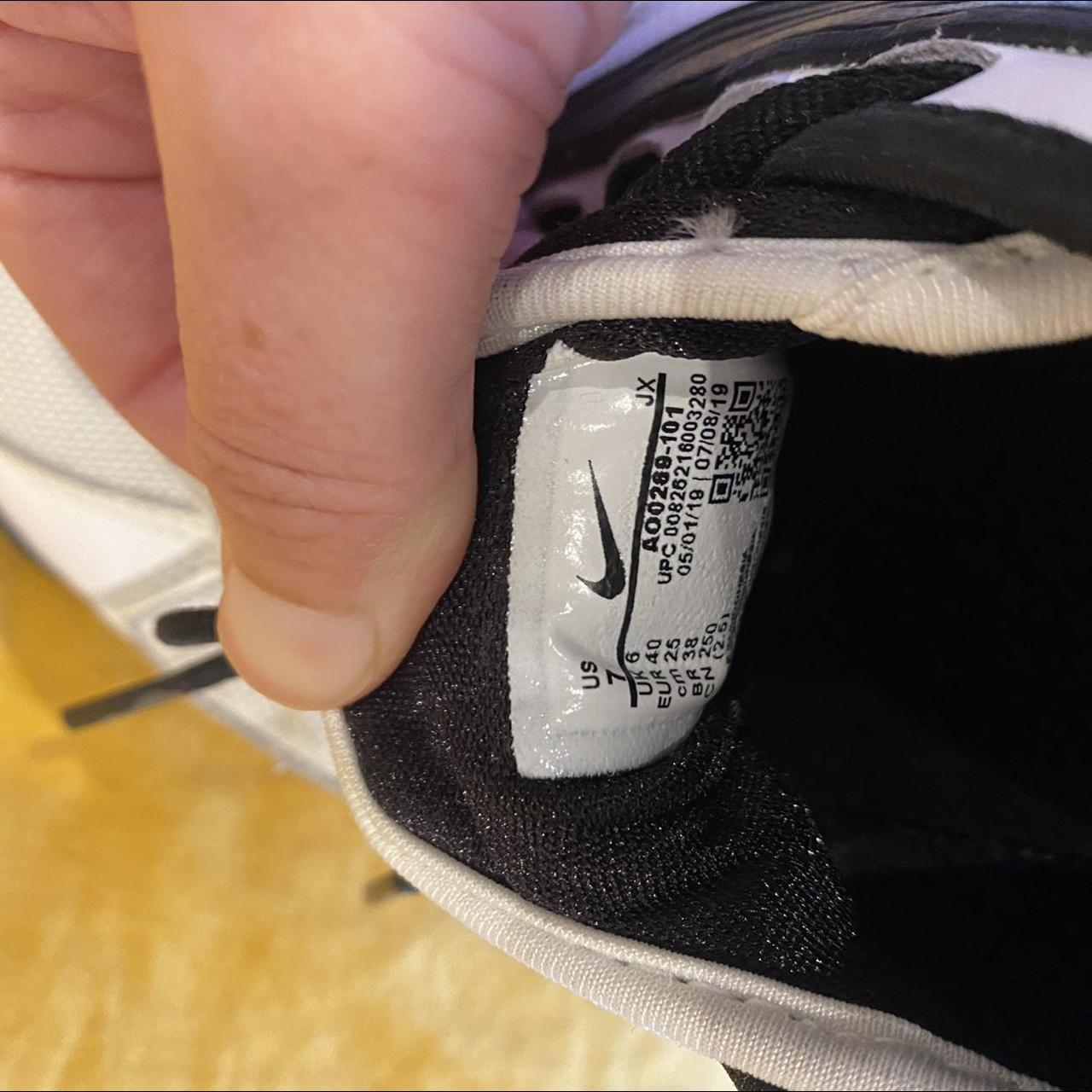 Nike Women's Black and White Trainers | Depop