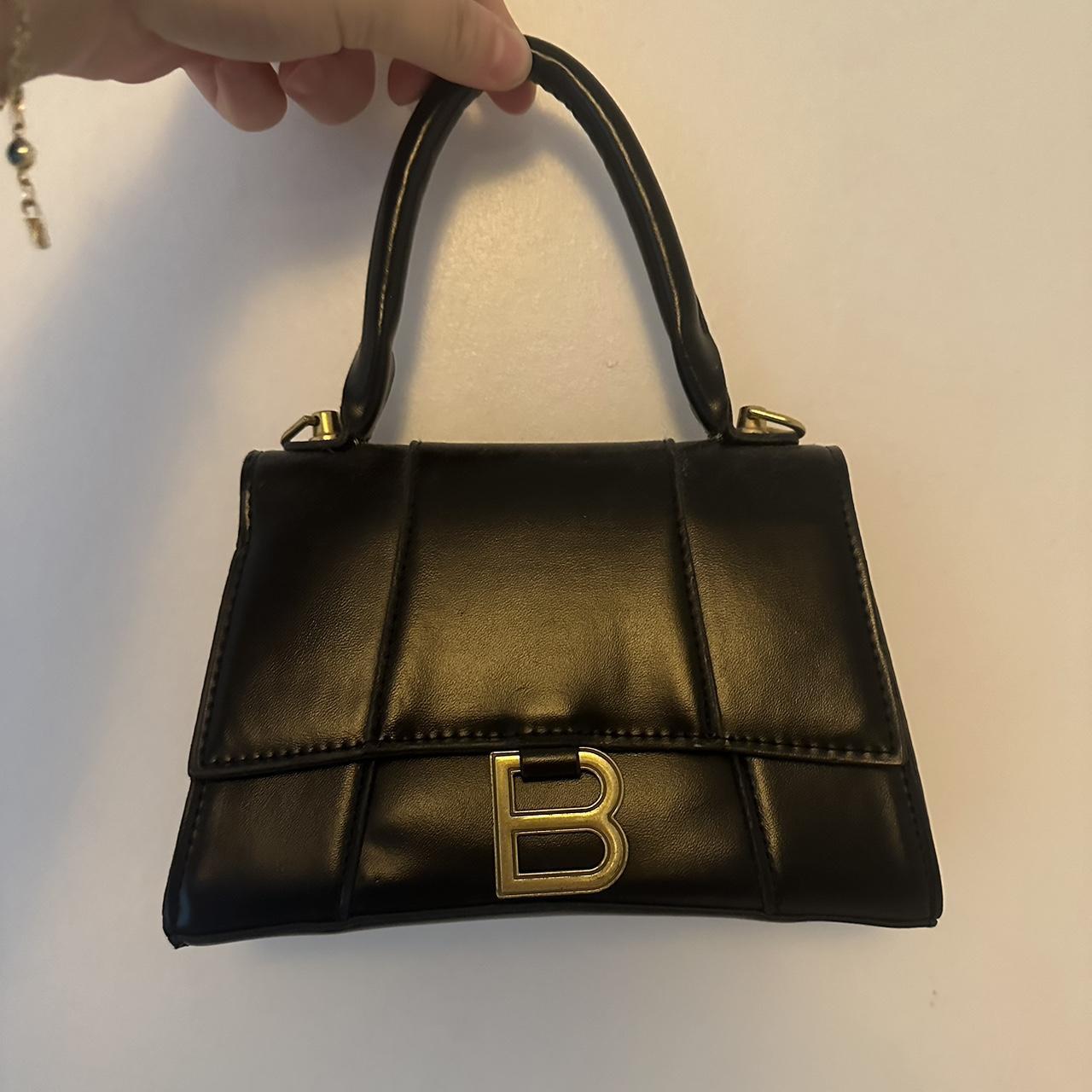 black hand bag - Depop