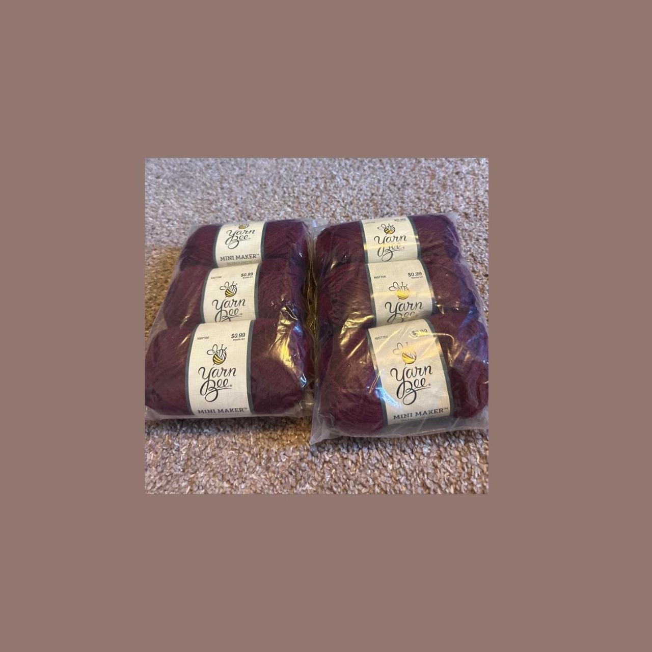 burgundy yarn pack of two - Depop