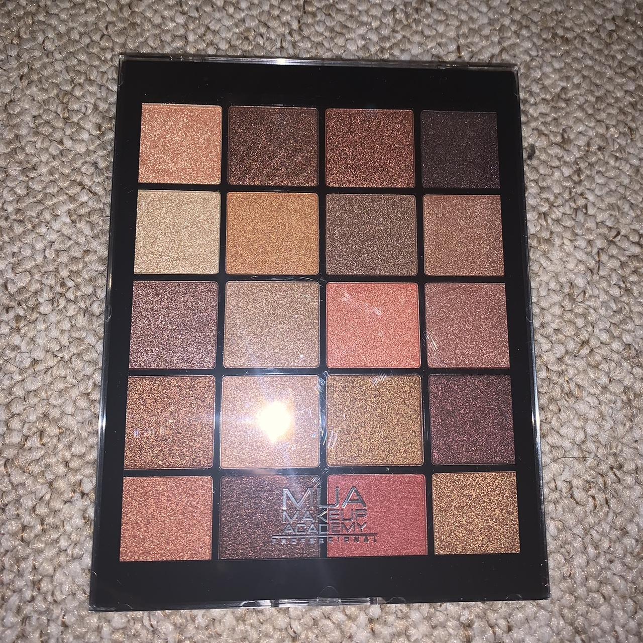 MUA makeup academy molten metals 20 shades eyeshadow... - Depop