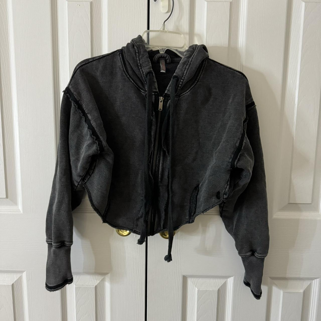 Free People zip up super cute cropped zip up with... - Depop