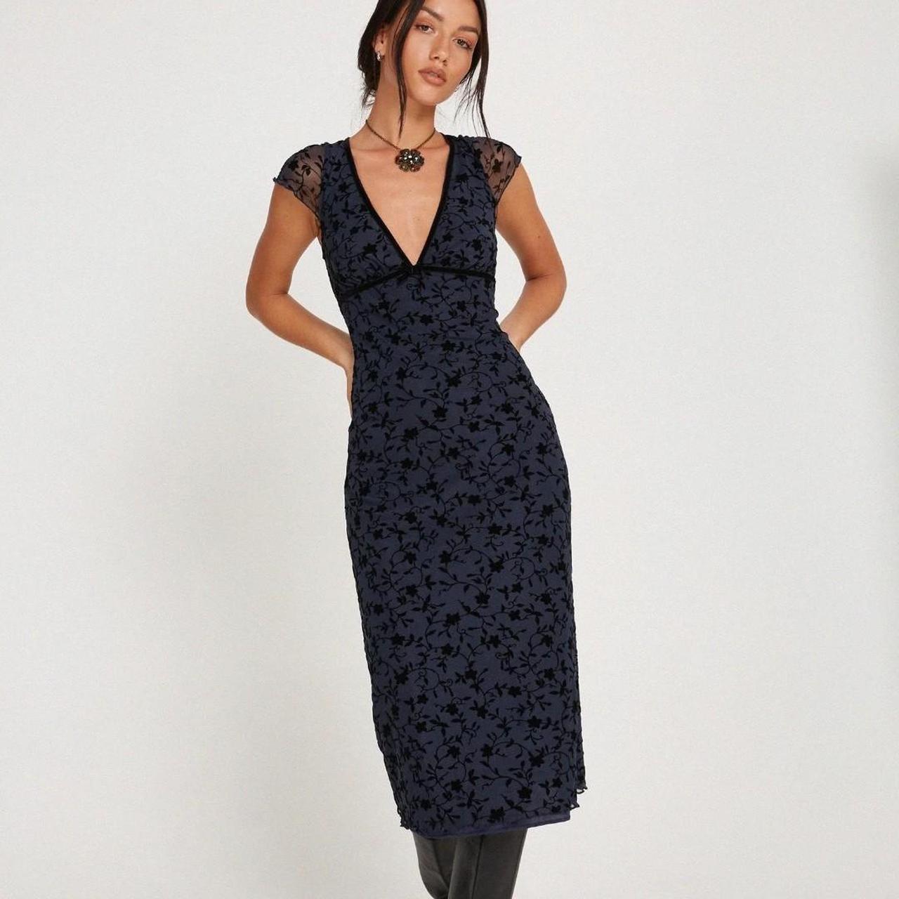 VILINIA MIDI DRESS IN PRETTY PETAL FLOCK BLACK from... - Depop