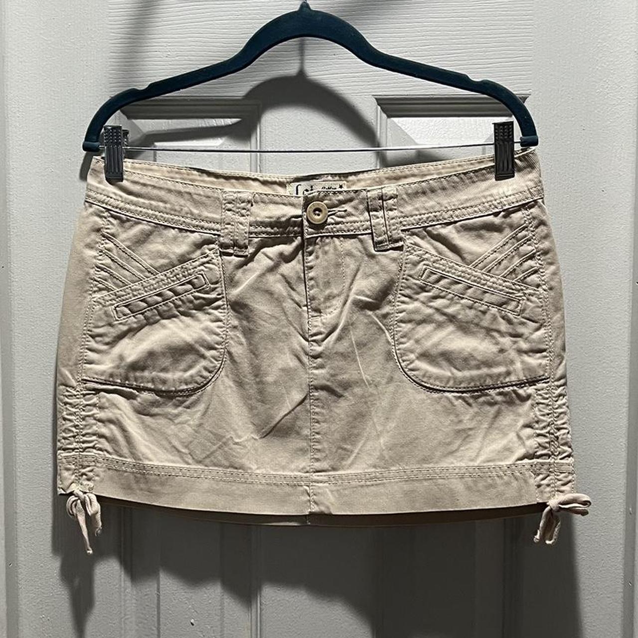 L.e.i. Women's Cream and Tan Skirt | Depop