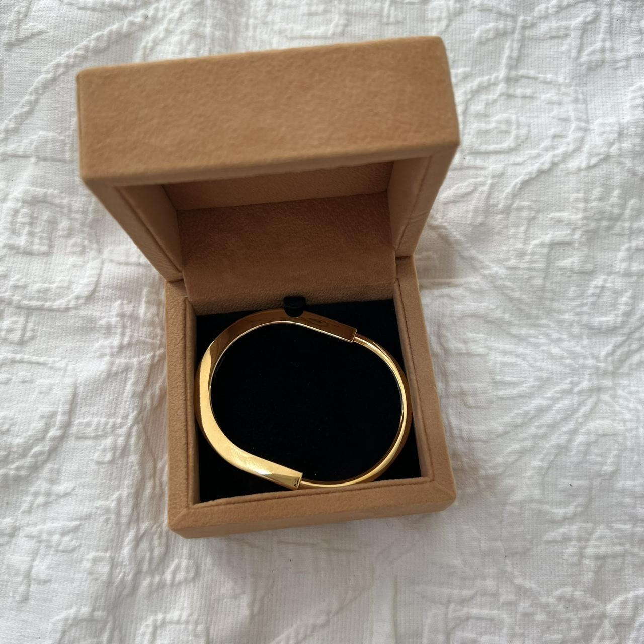 🤍 porter Gold bracelet - Depop