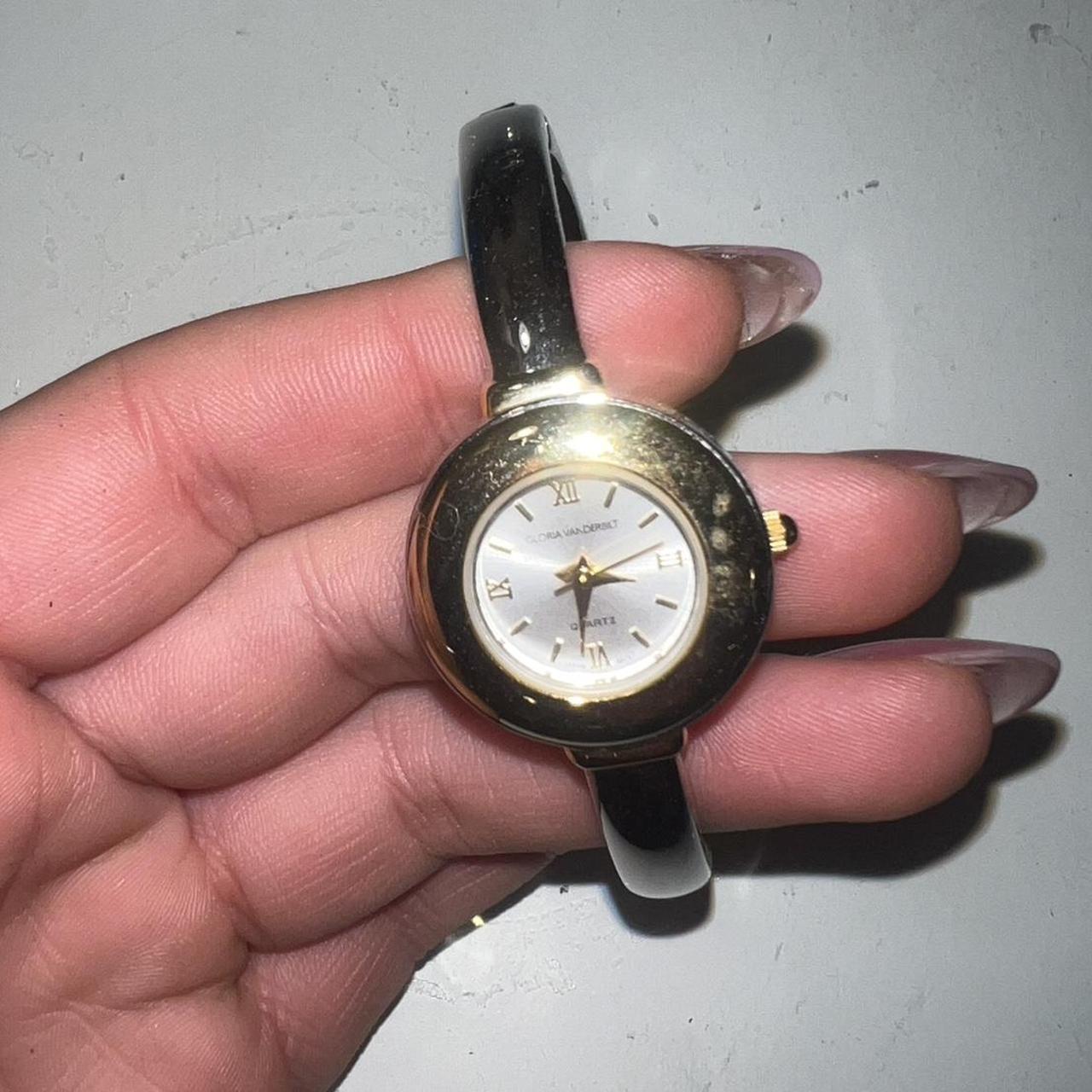 Gloria Vanderbilt silver and gold mixed metal quarts... | Depop