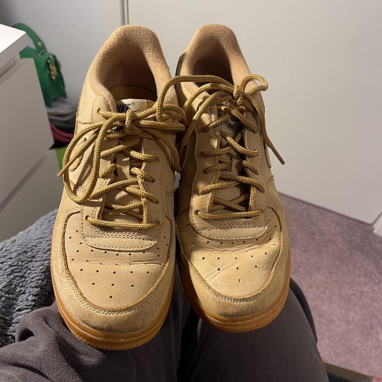 Nike Women's Tan Trainers | Depop