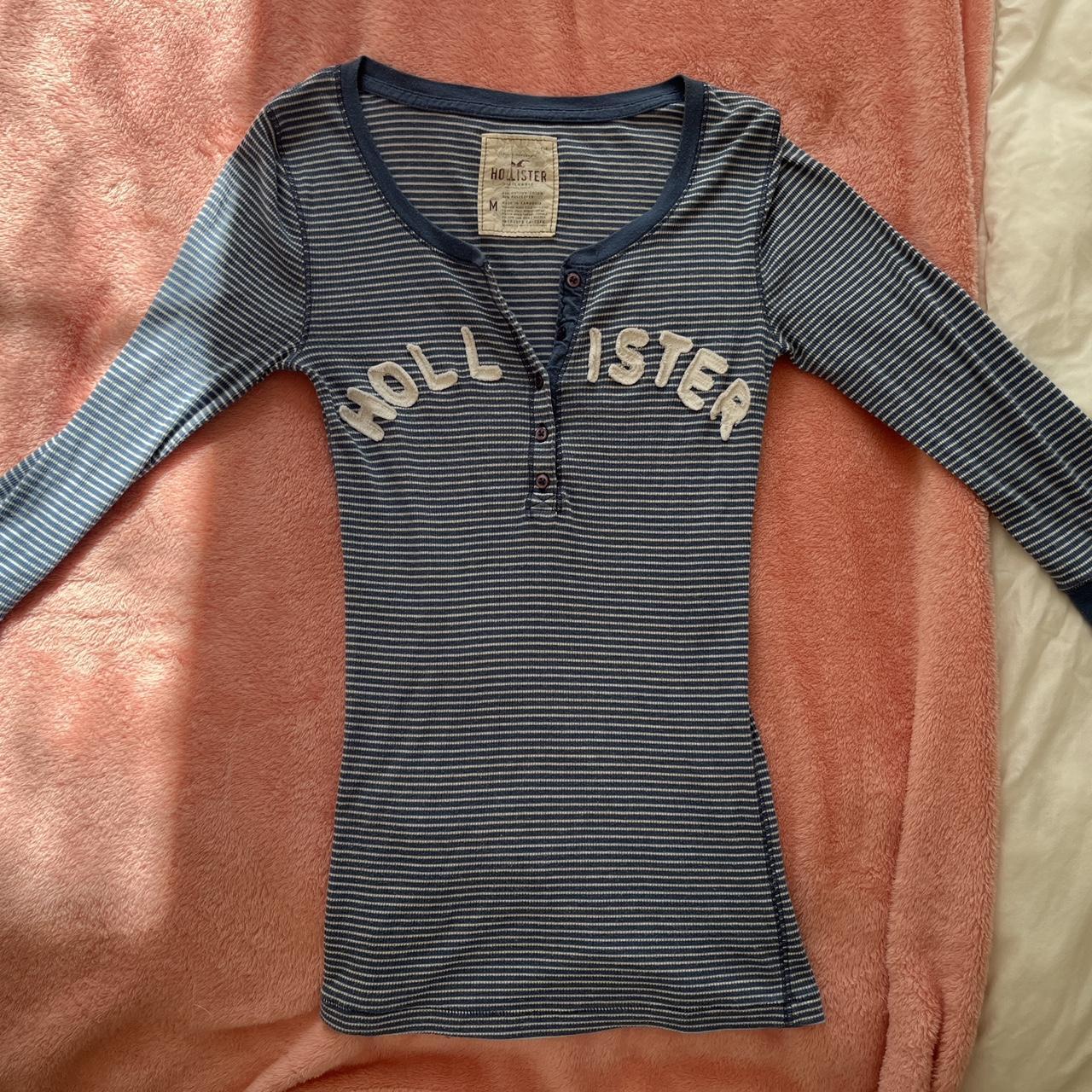 Blue Hollister Henley top so cute it’s tagged size... - Depop