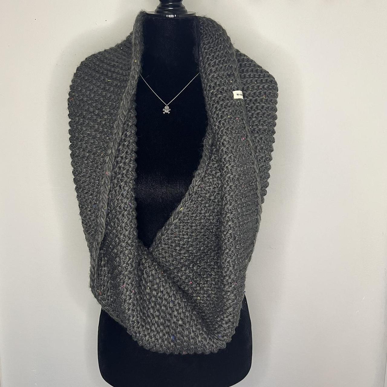 R.E.I unisex grey knit infinity scarf - One size.... - Depop